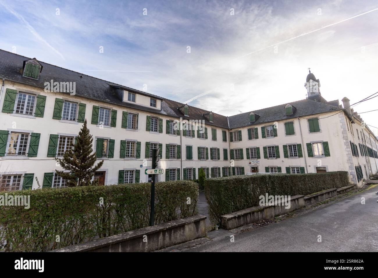 France, Pyrénées Atlantique, Février 2025, Vue du collège Le Beau ...