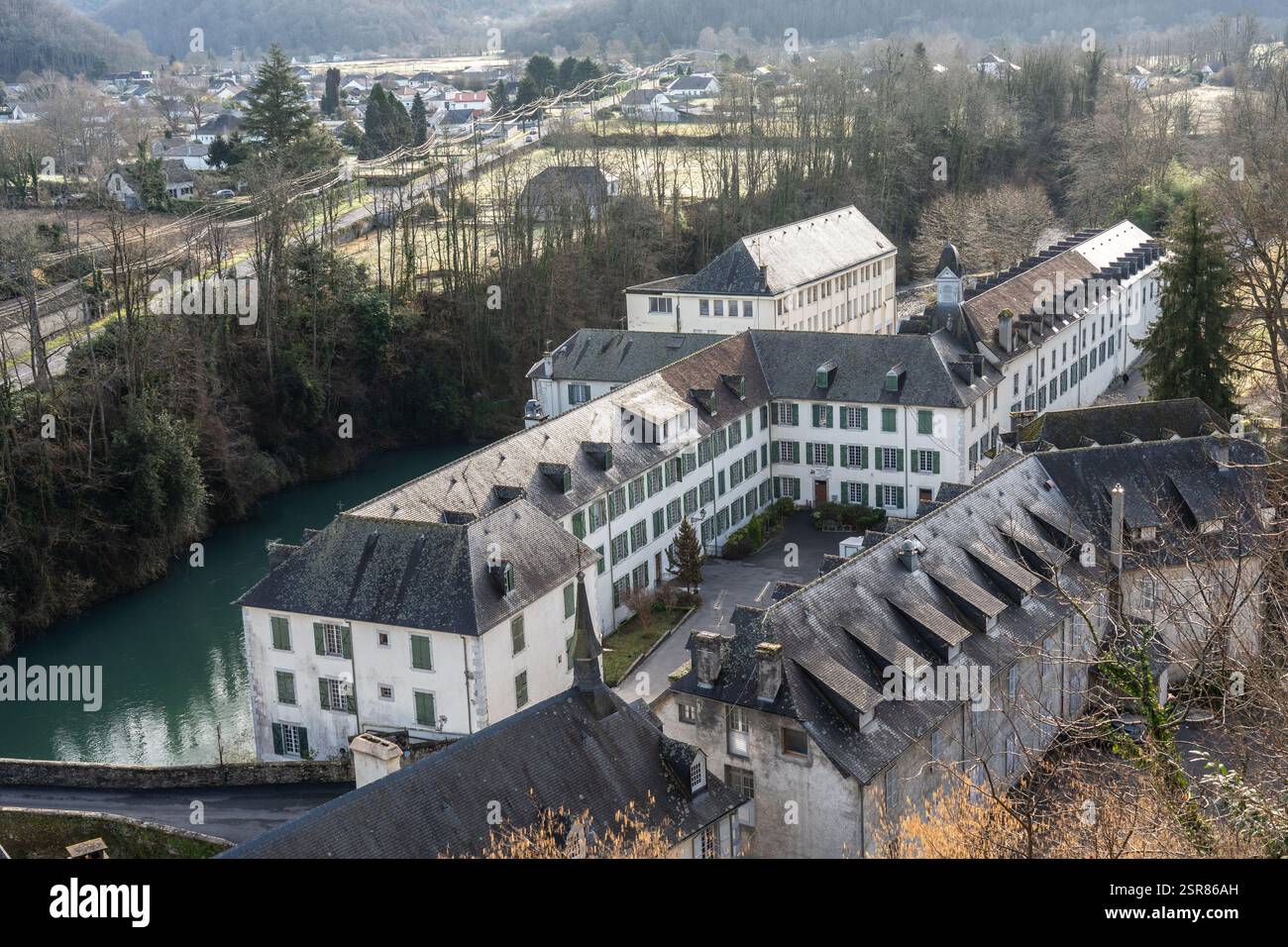France, Pyrénées Atlantique, Février 2025, Vue du collège Le Beau ...