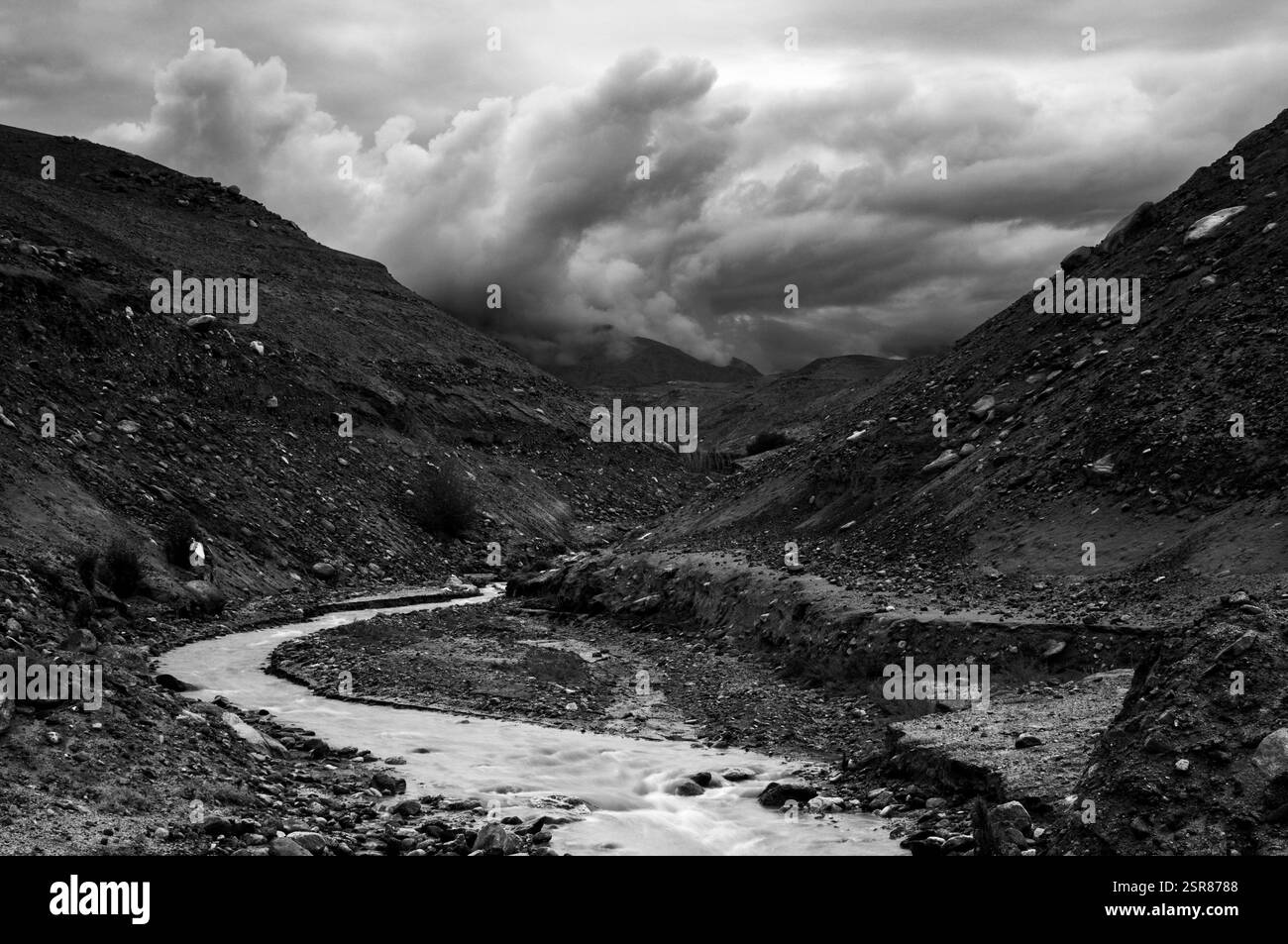 Ladakh valley Black and White Stock Photos & Images - Alamy
