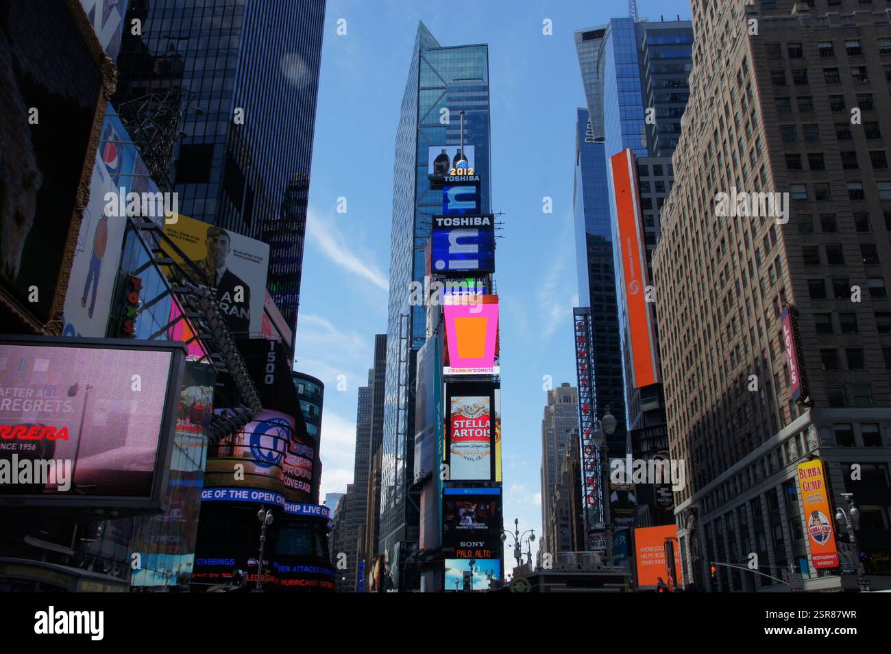 New York, Manhattan's Times Square pulsates with energy at night ...
