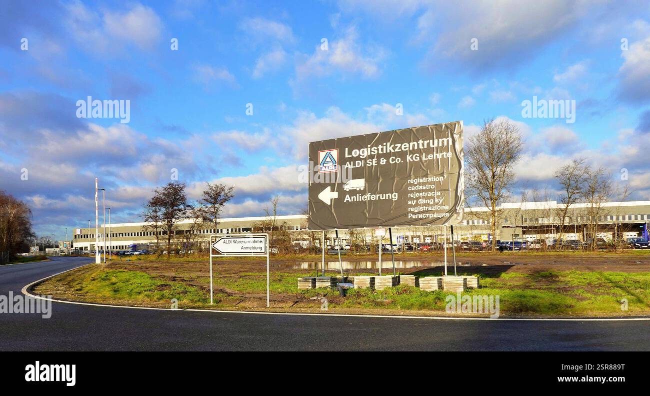 Logistikzentrum ALDI SE&Co. KG Lehrte - direkt an der A2 - gesehen am08 ...