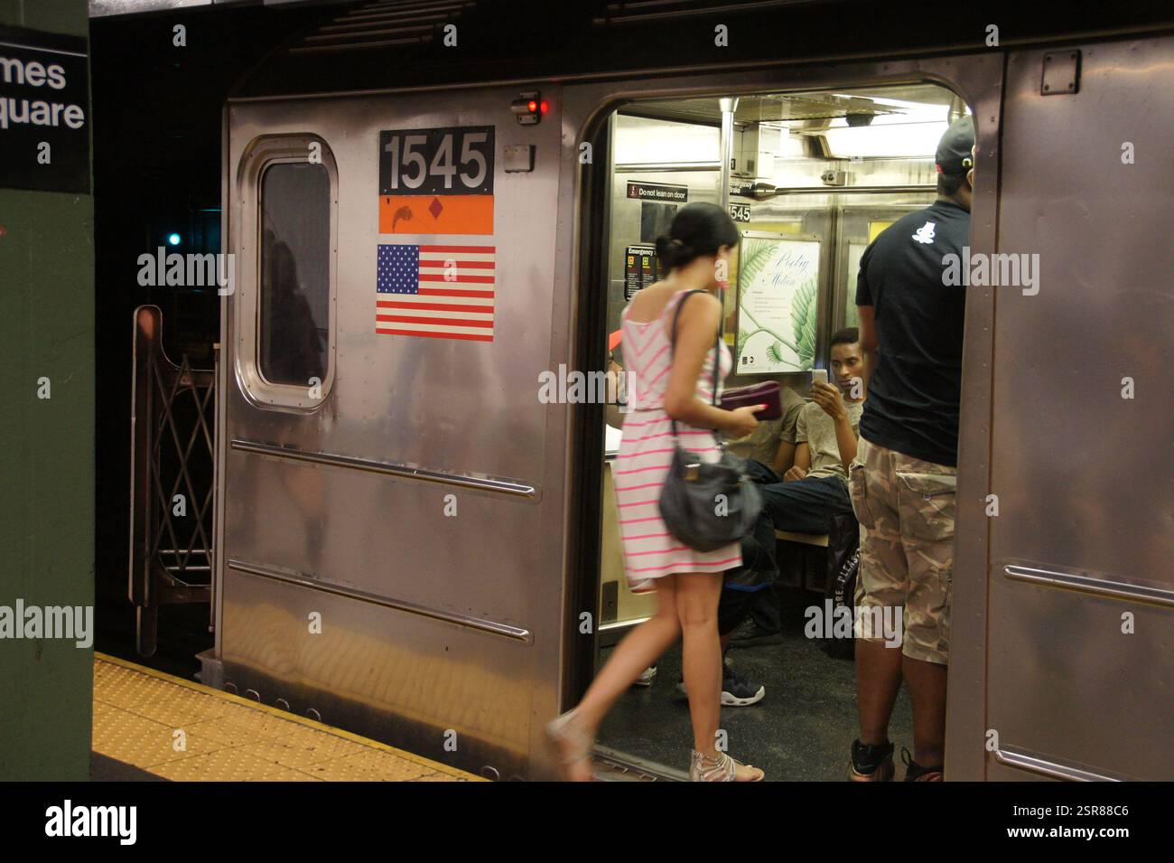 Explore nyc subway tunnels hi-res stock photography and images - Alamy