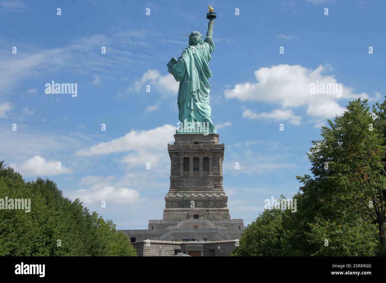 New York, Manhattan's iconic Statue of Liberty stands tall, surrounded ...