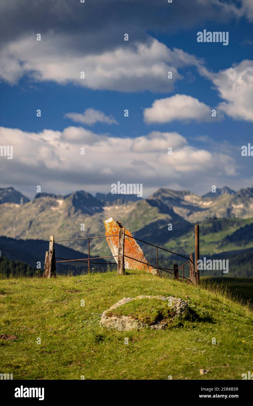 Viajar roca roja hi-res stock photography and images - Alamy