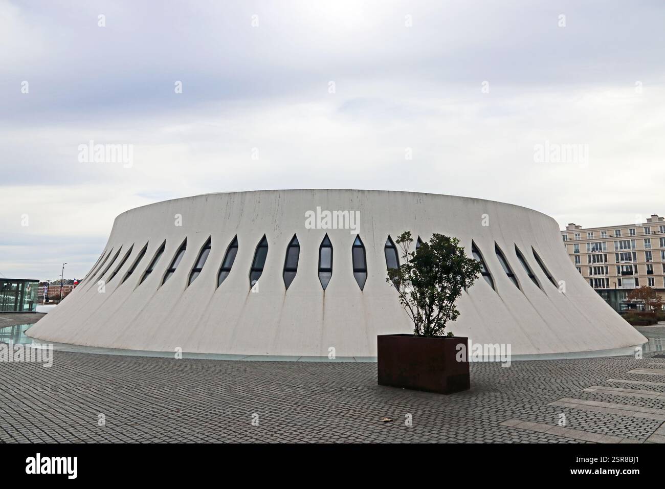 Oscar Niemeyer designed Library building, Le Havre Stock Photo - Alamy