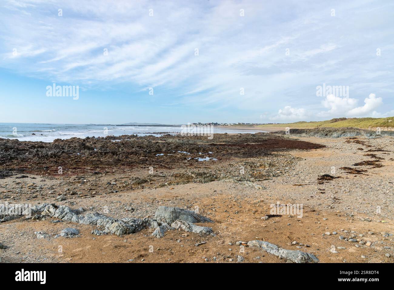 Beautiful beach near Rhosneigr on the coast of Anglesey, North Wales ...