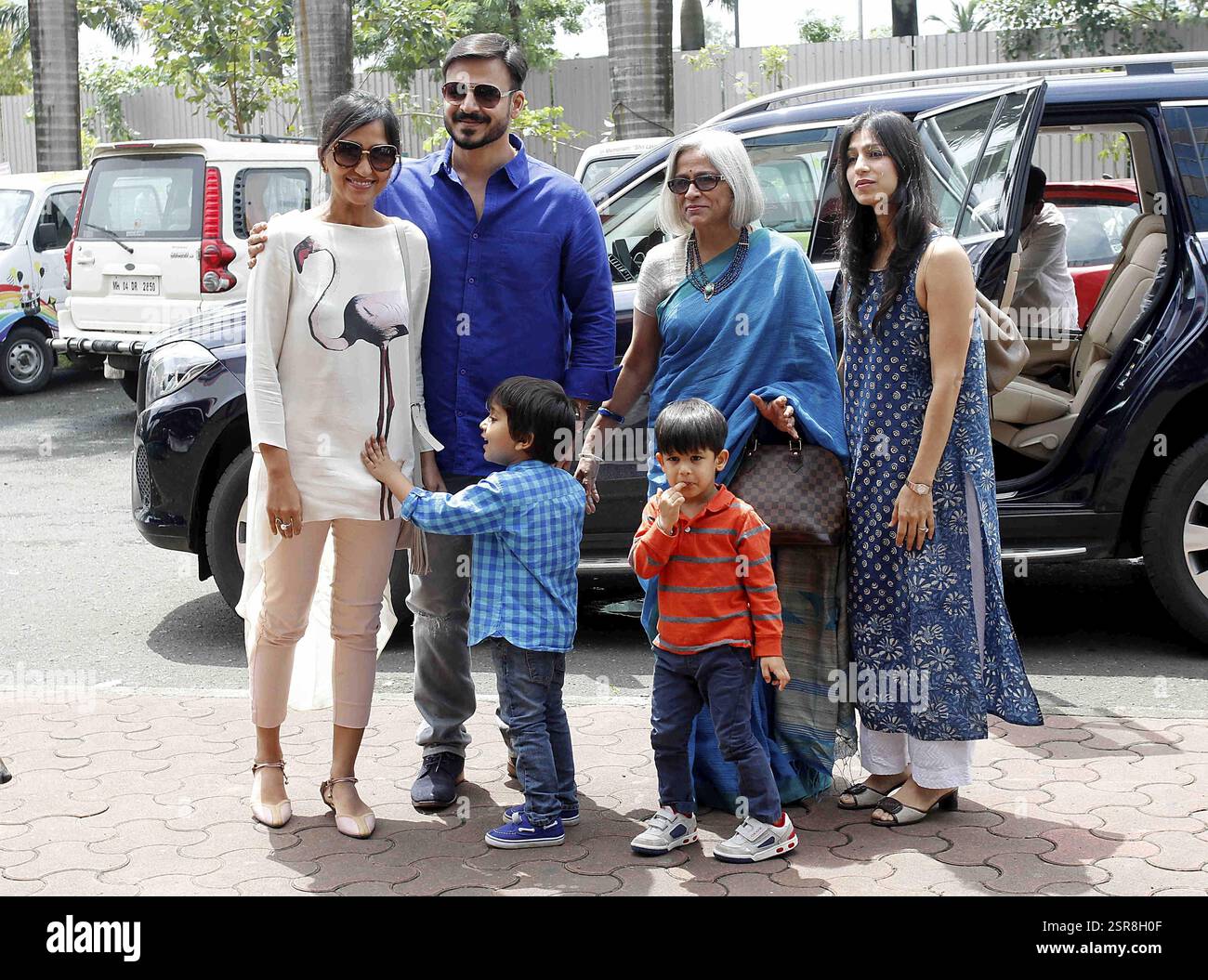 Bollywood actor Vivek Oberoi Priyanka Alva Oberoi Vivaan Veer Oberoi ...