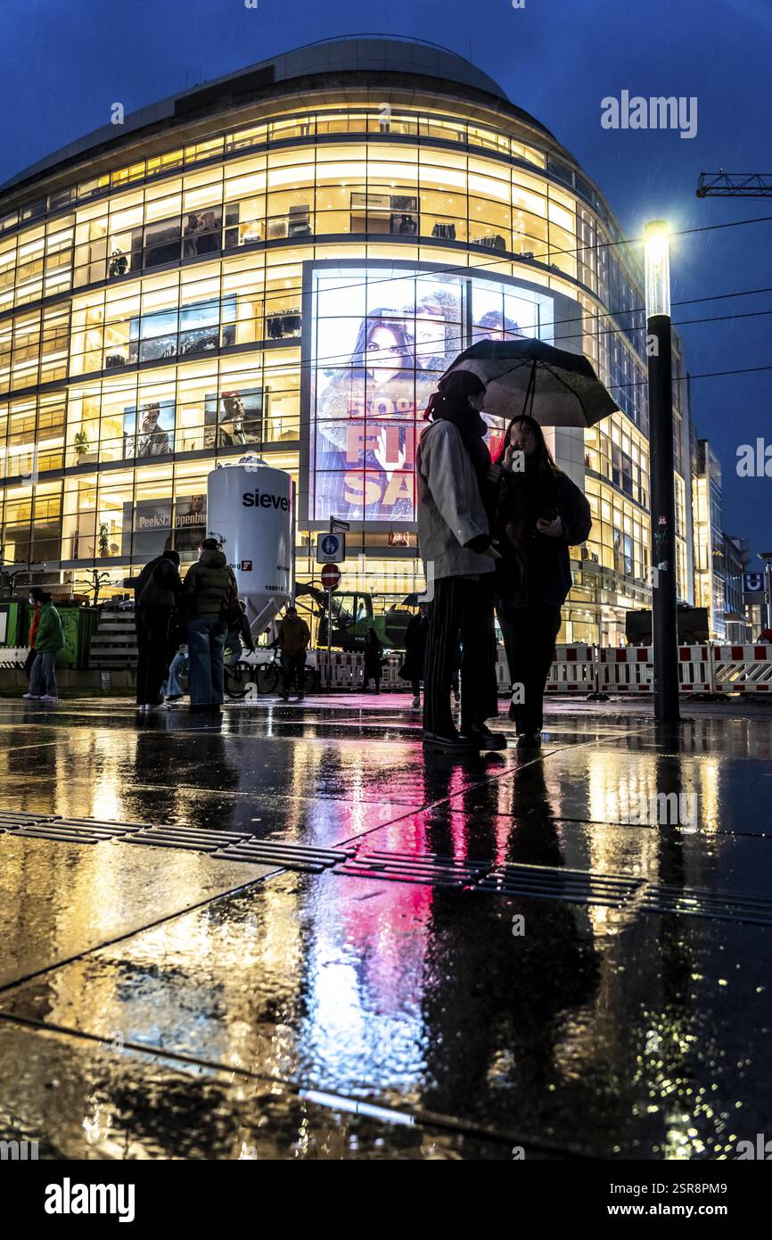 Schadowstrasse, city centre, shopping street, pedestrian zone, winter ...