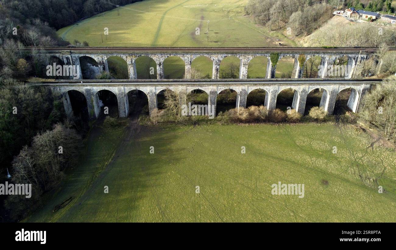 Chirk aqueduct wrexham hi-res stock photography and images - Alamy