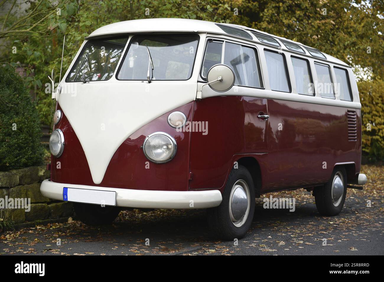 Volkswagen sprinter hi-res stock photography and images - Alamy