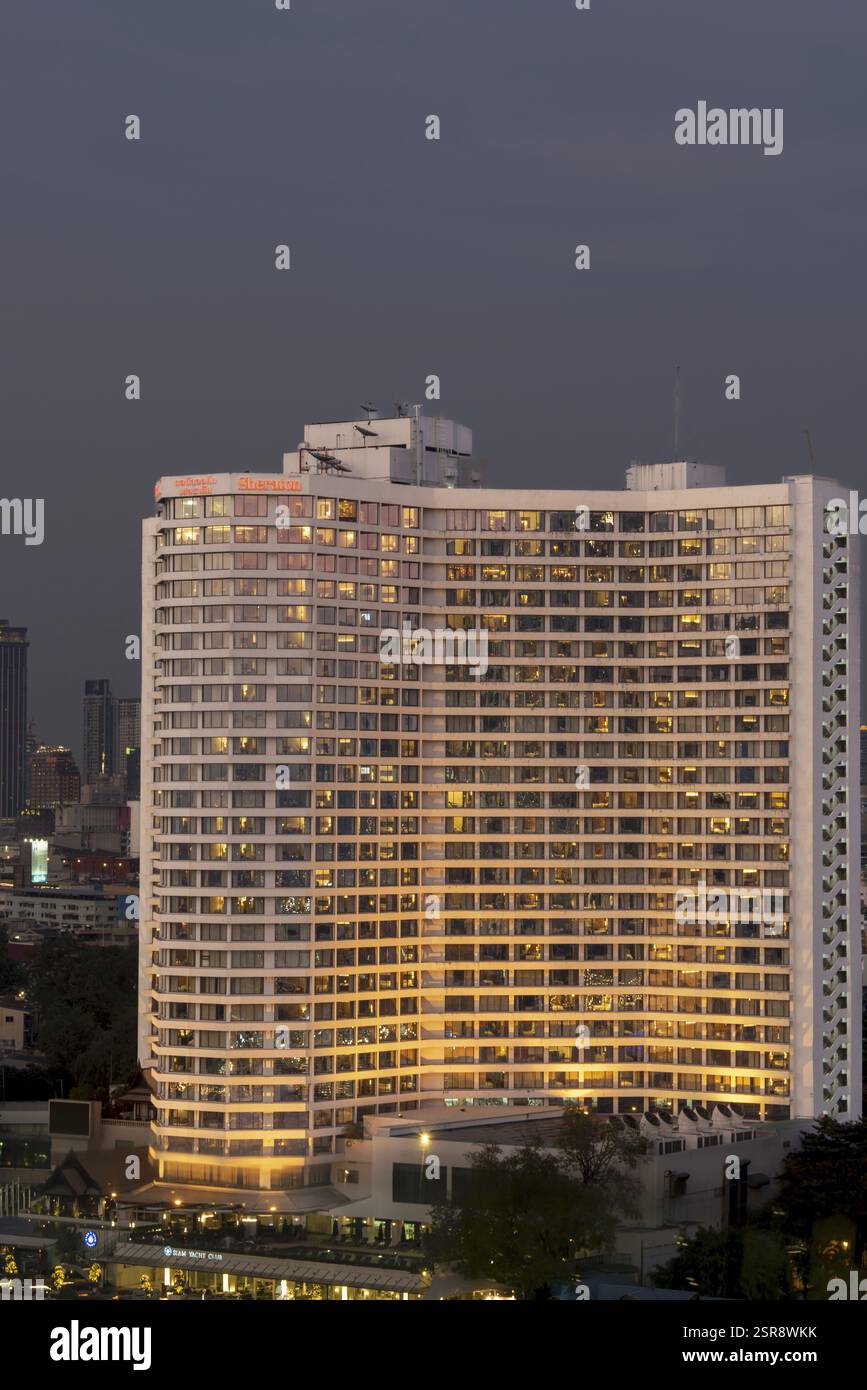 Panorama from the viewing platform of the Iconsiam to the Sheraton ...