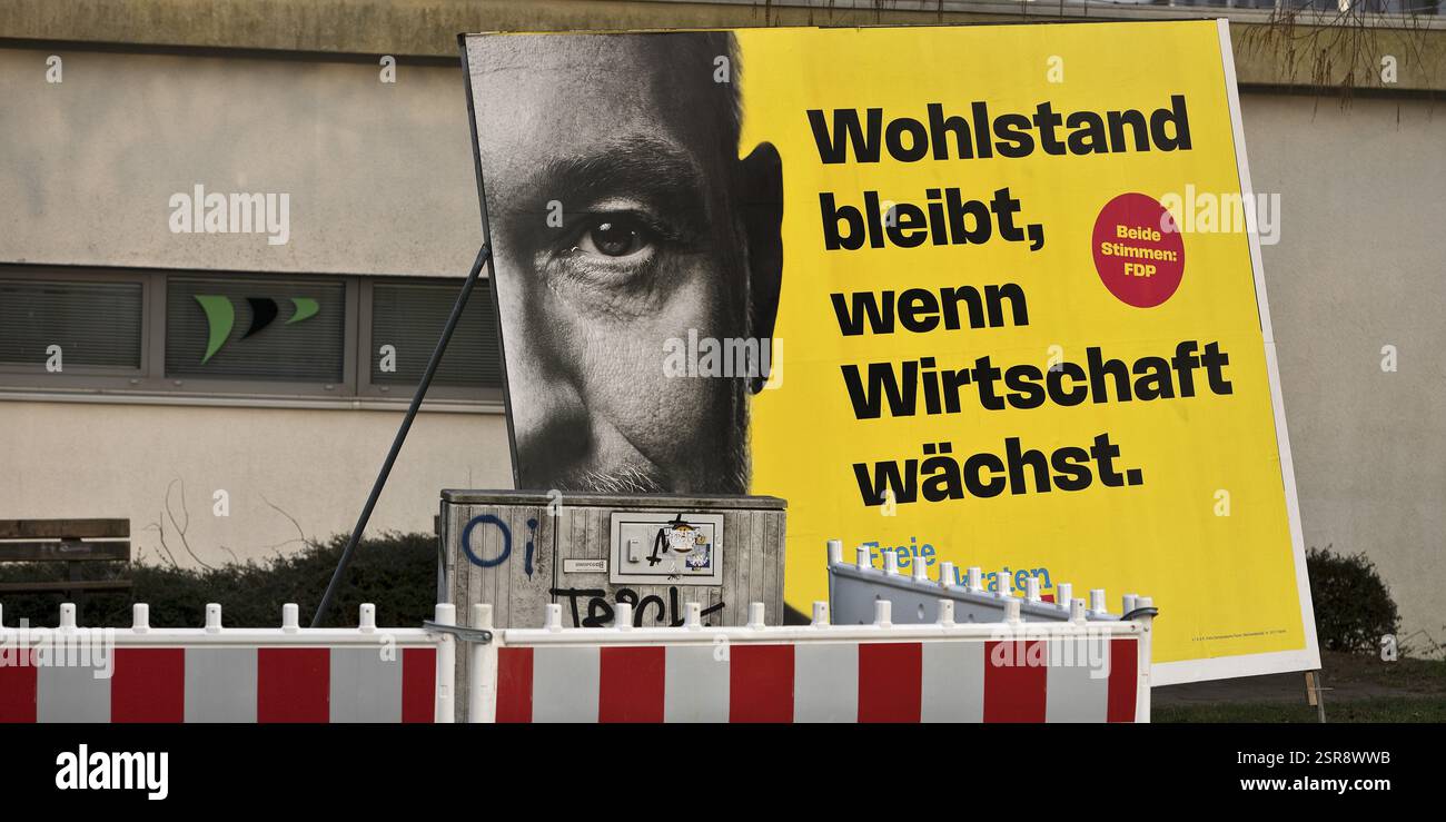 Large FDP election poster with Christian Lindner for the 2025 Bundestag ...