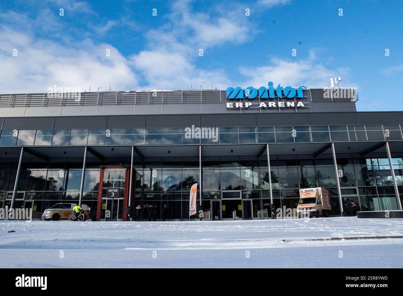 250215 Monitor ERP Arena inför ishockeymatchen i SHL mellan Brynäs och ...