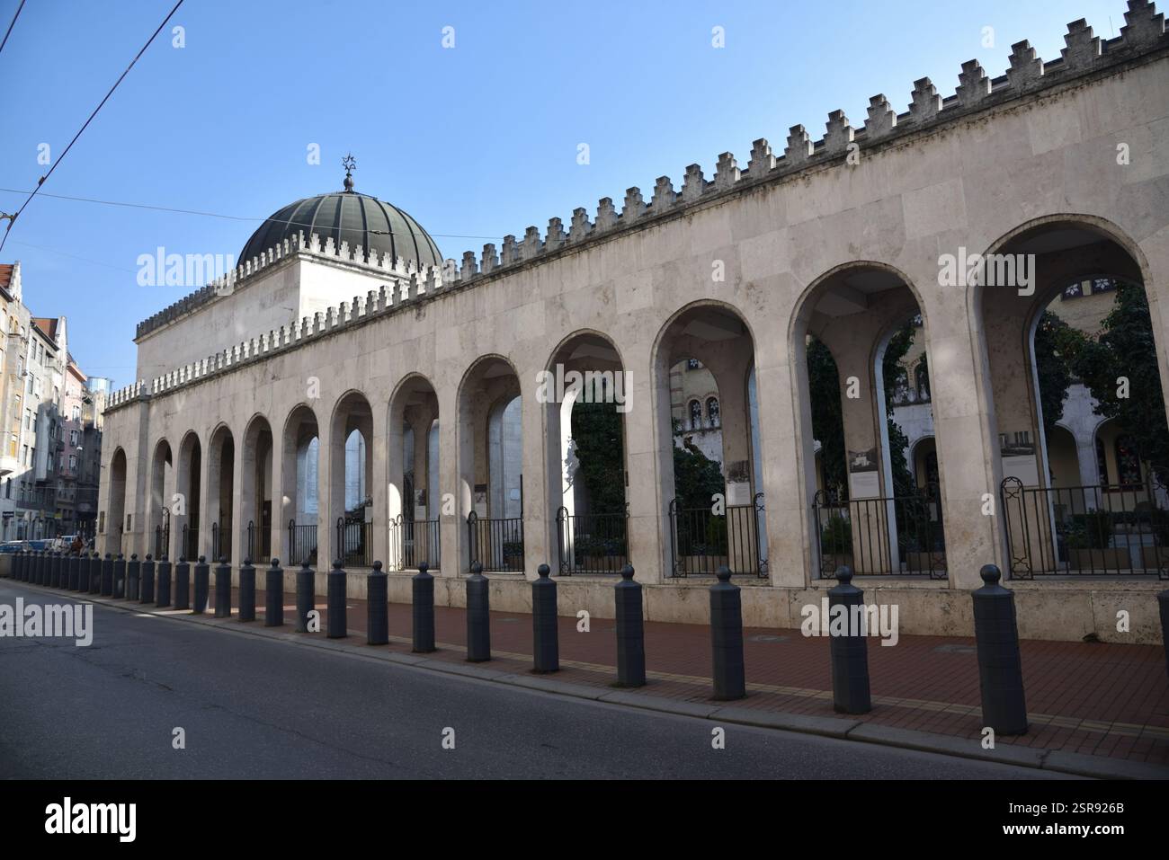 Budapest city, Hungarian capital - Jewish synagogue in city center ...