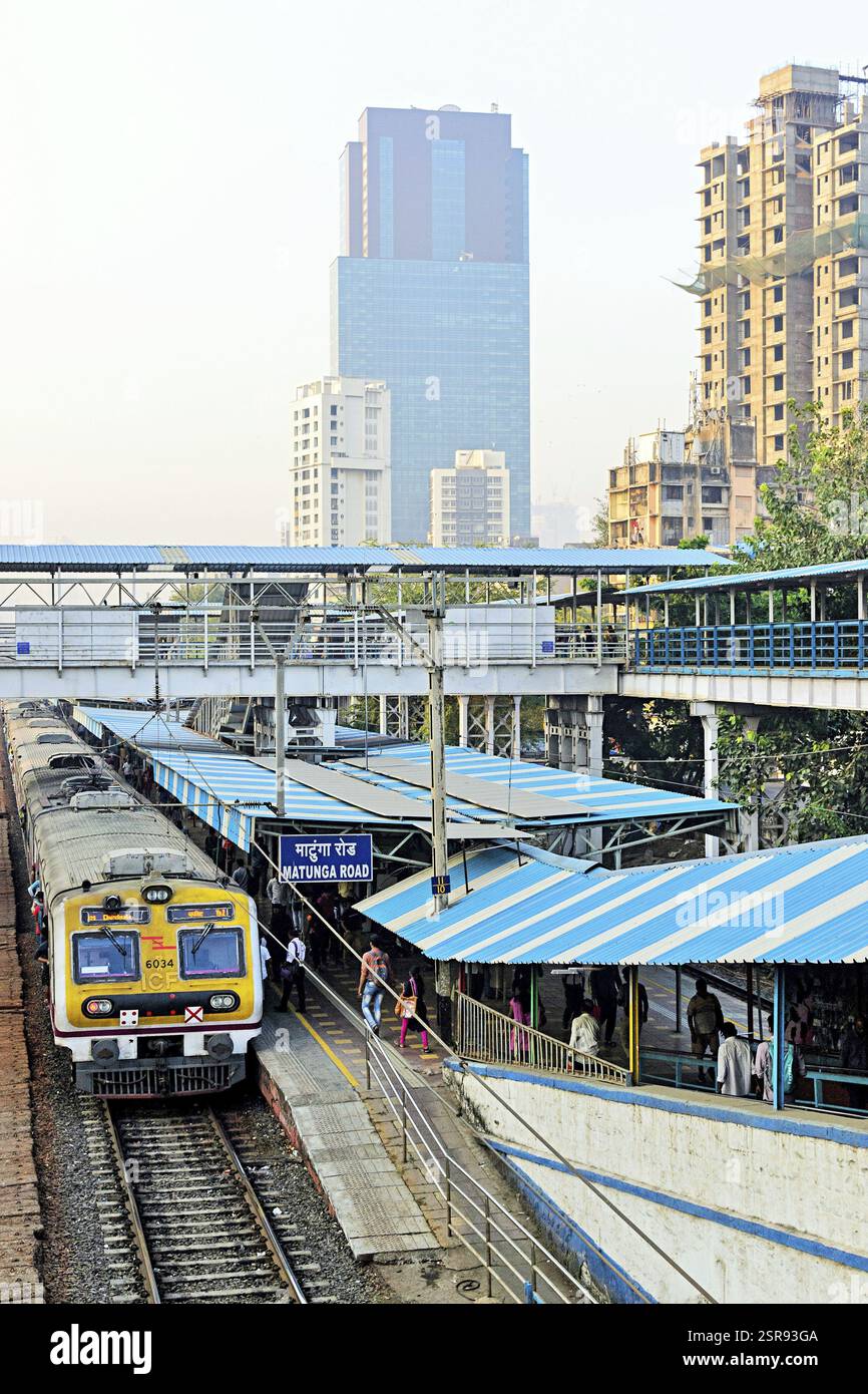 Matunga Road Railway Station, Mumbai, Maharashtra, India, Asia Stock ...