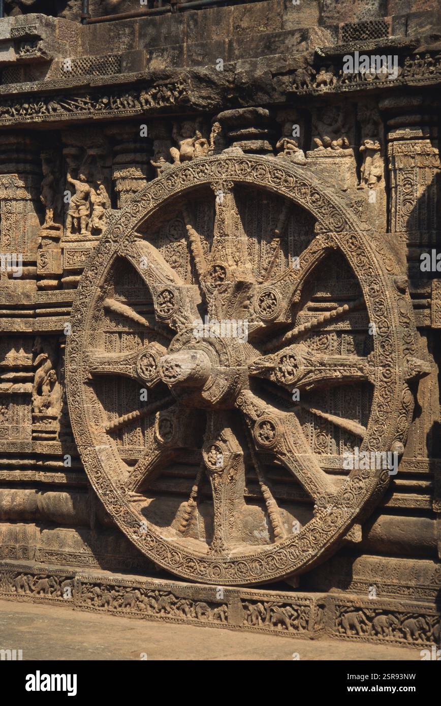 Wheel of Sun temple, Konarak, Orissa, India, Asia Stock Photo - Alamy