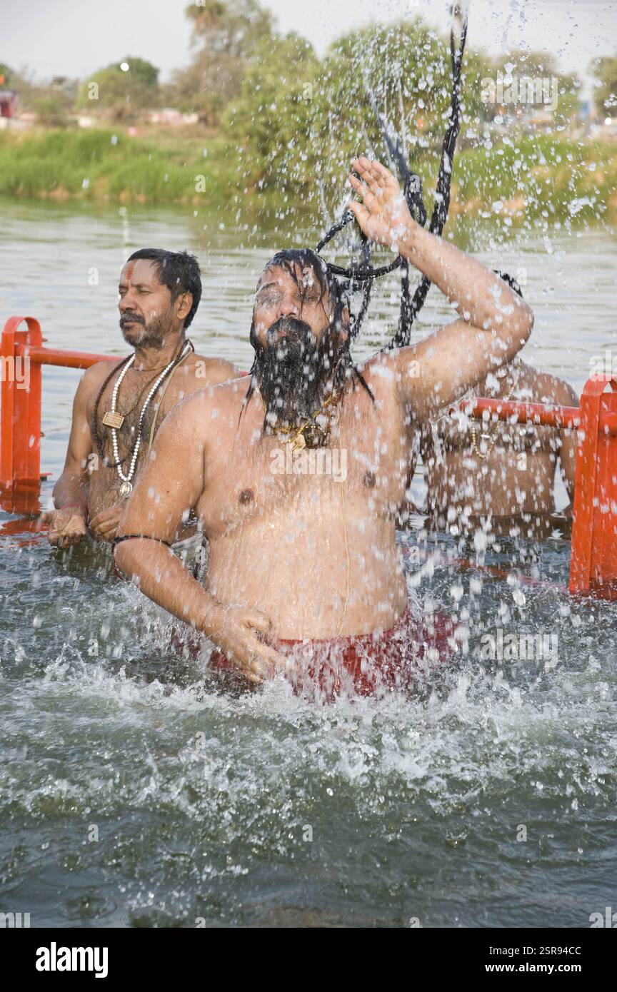Swami rajendra das ji bathing, kumbh mela, madhya pradesh, india, asia ...