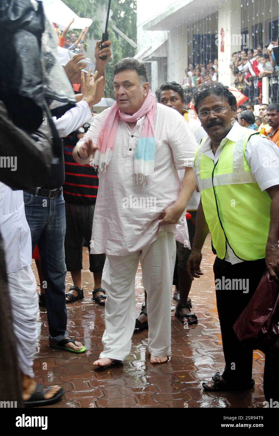 Bollywood actor Rishi Kapoor participate procession immersion of R K ...