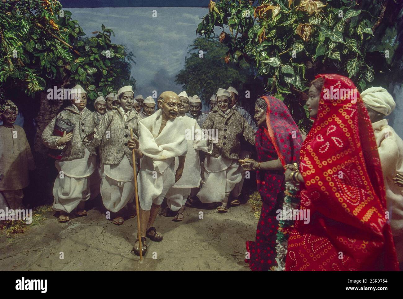 Mahatma gandhi 'salt march' hi-res stock photography and images - Alamy