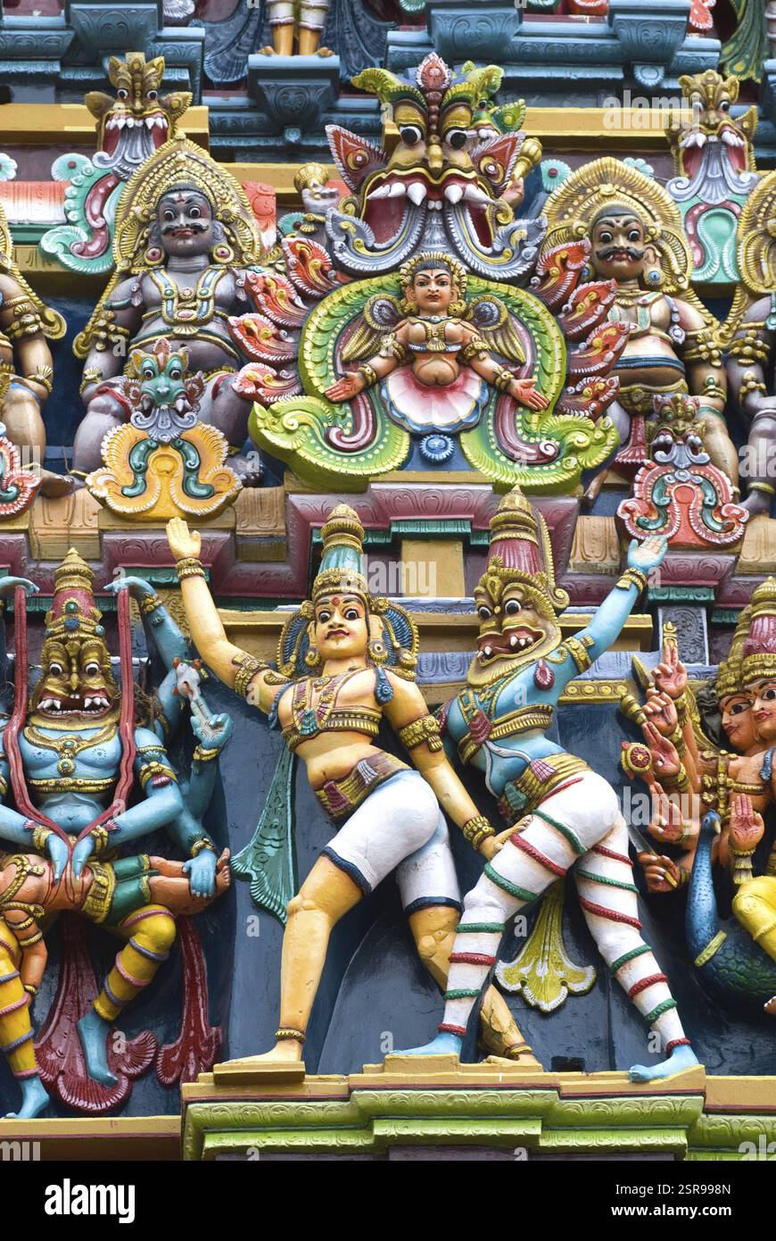 Stucco figures on gopuram of sri meenakshi temple, Madurai, Tamil Nadu ...