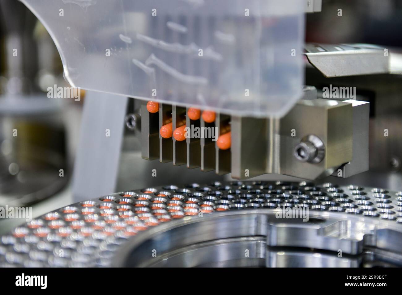 Capsule medicine pill production line, Industrial pharmaceutical ...