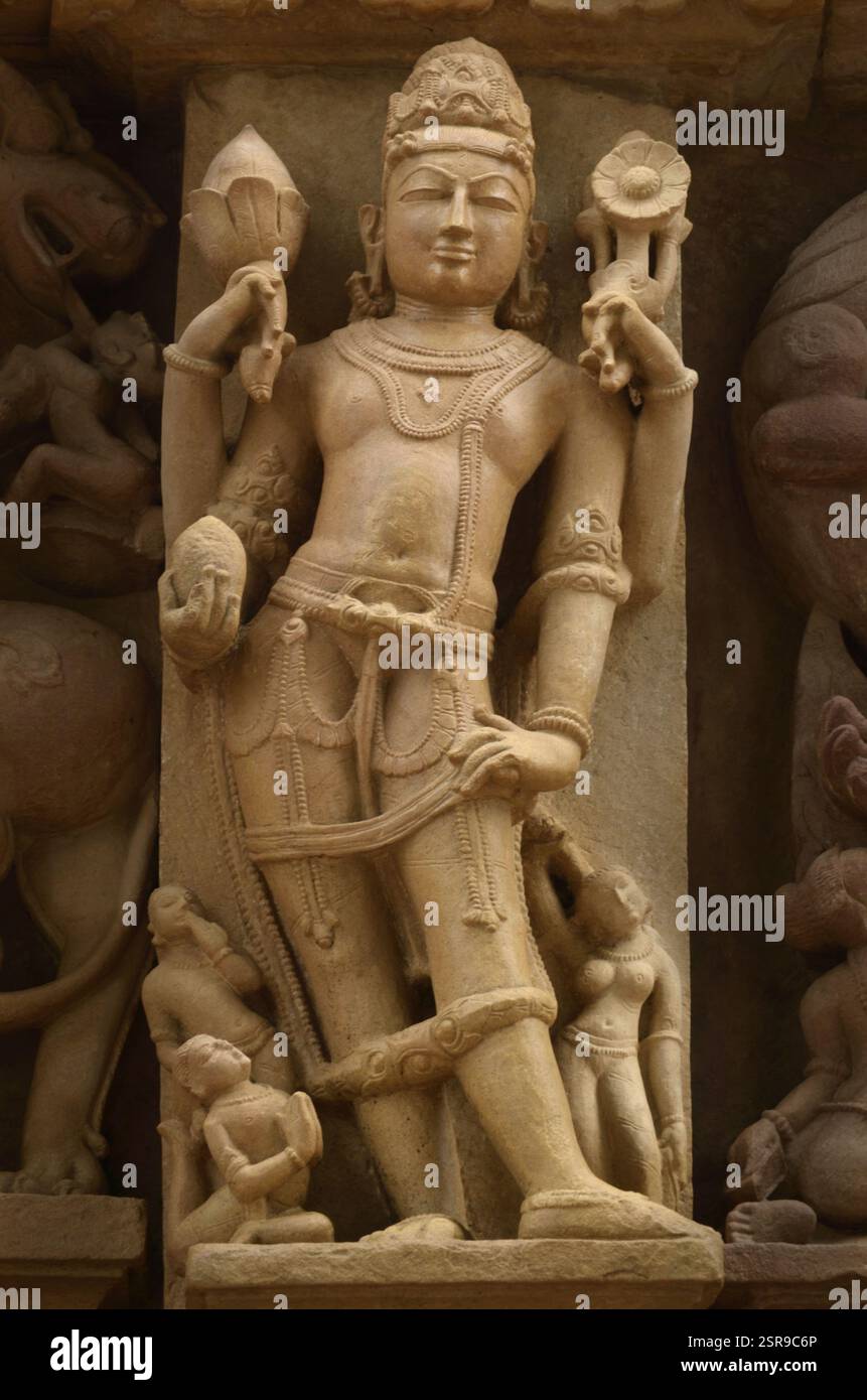 Statue parshwanath temple, khajuraho, madhya pradesh, India, Asia Stock ...