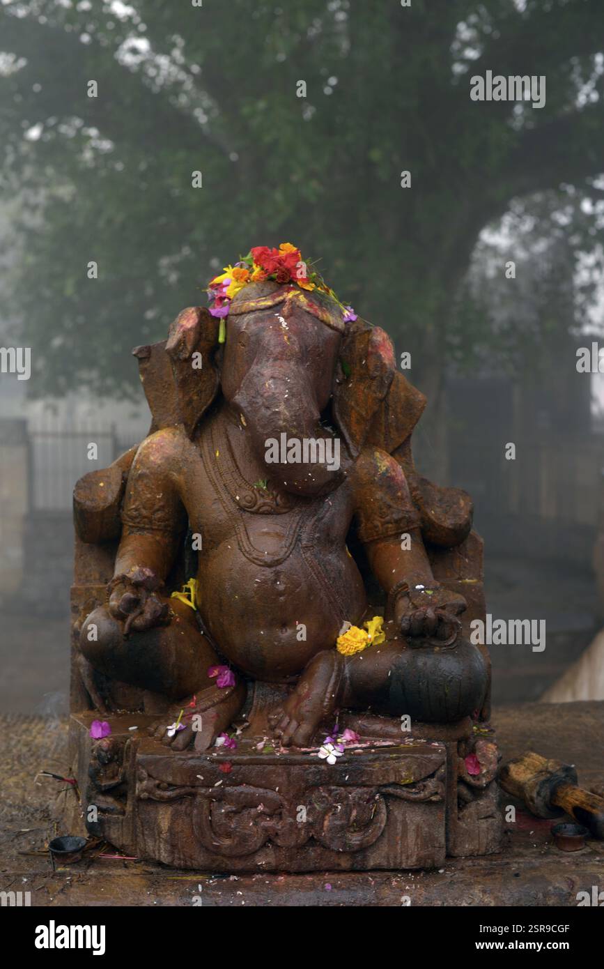 Lord Ganesha statue Matangeshwar temple, Khajuraho, Madhya Pradesh ...