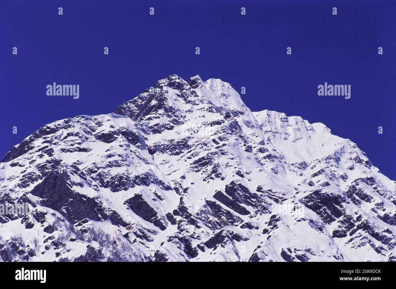 Snow clad peak at Solang valley, Manali, Himachal Pradesh, India, Asia ...