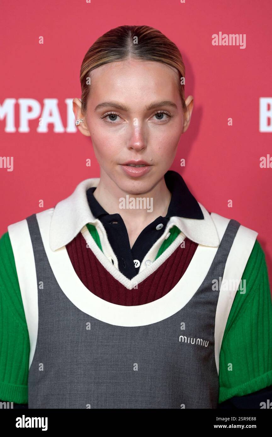 Lina Larissa Strahl bei der Red Night by Campari & Bunte während der ...