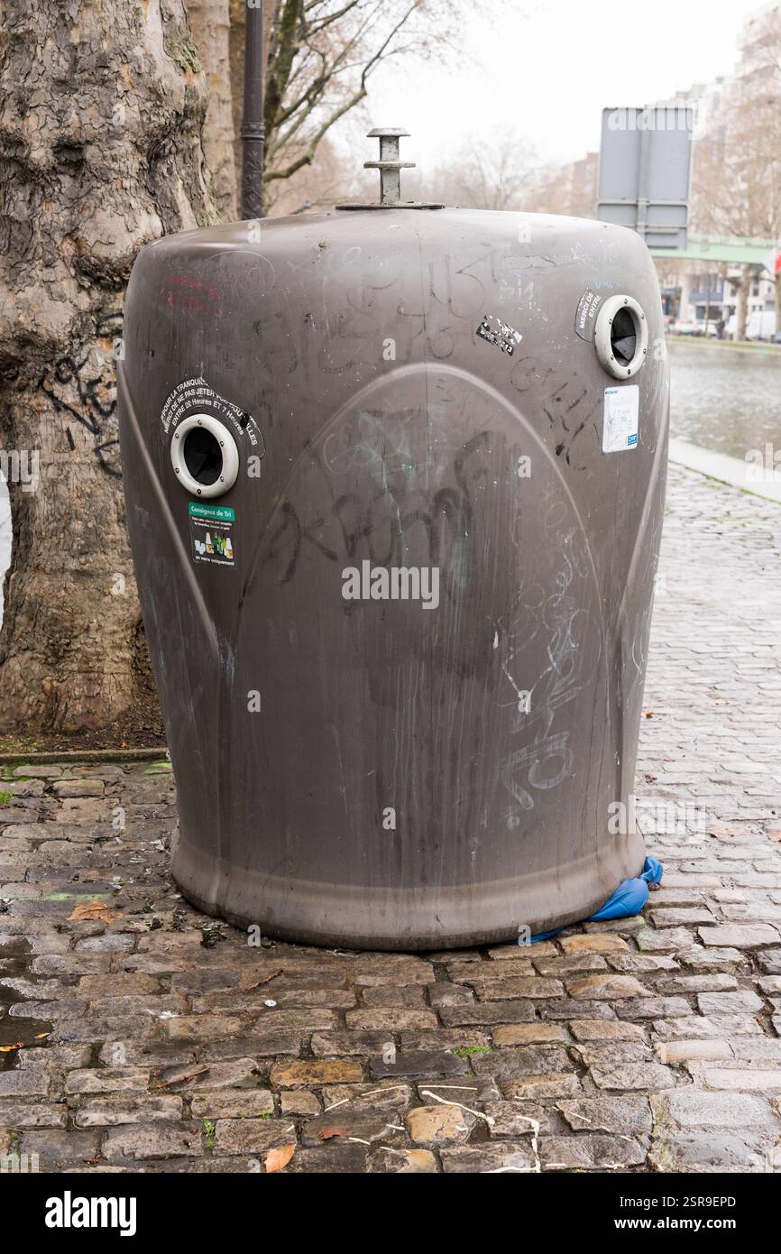 Random objects hi-res stock photography and images - Alamy