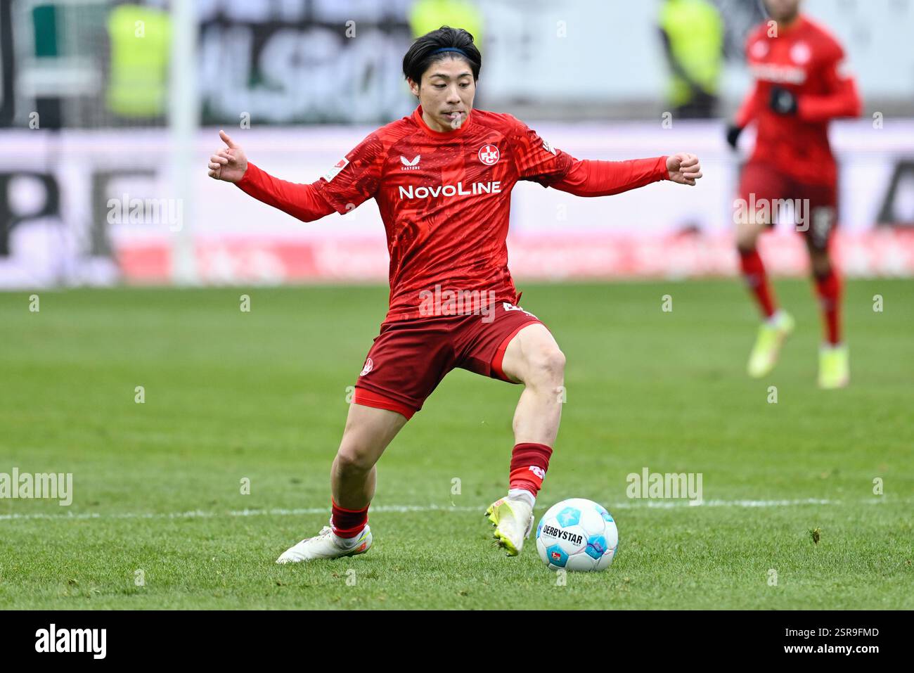 15 February 2025, Rhineland-Palatinate, Kaiserslautern: Soccer: Bundesliga 2, 1. FC ...