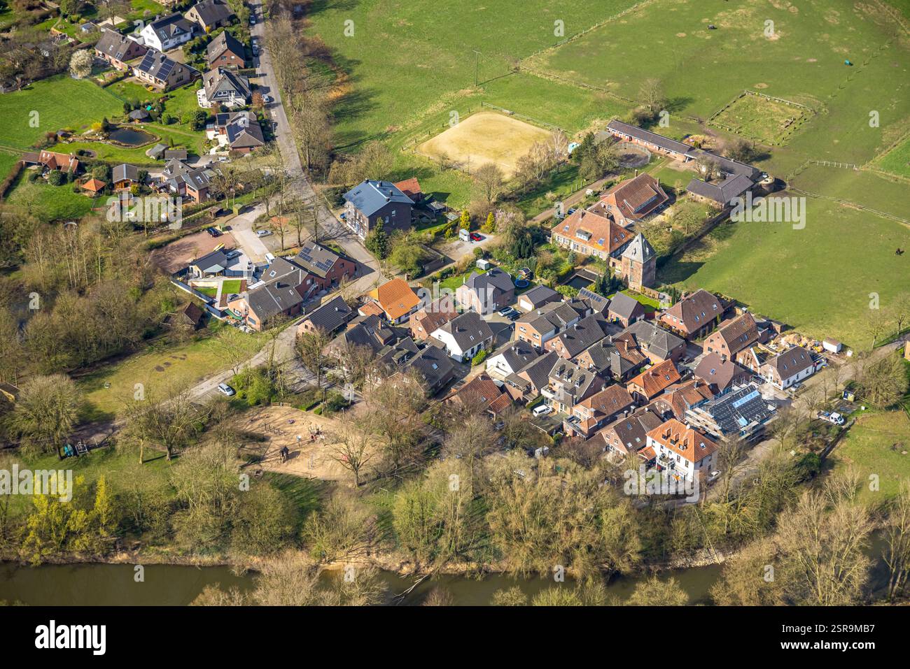 Aerial view, river Lippe at the residential area Dorfstraße local view ...