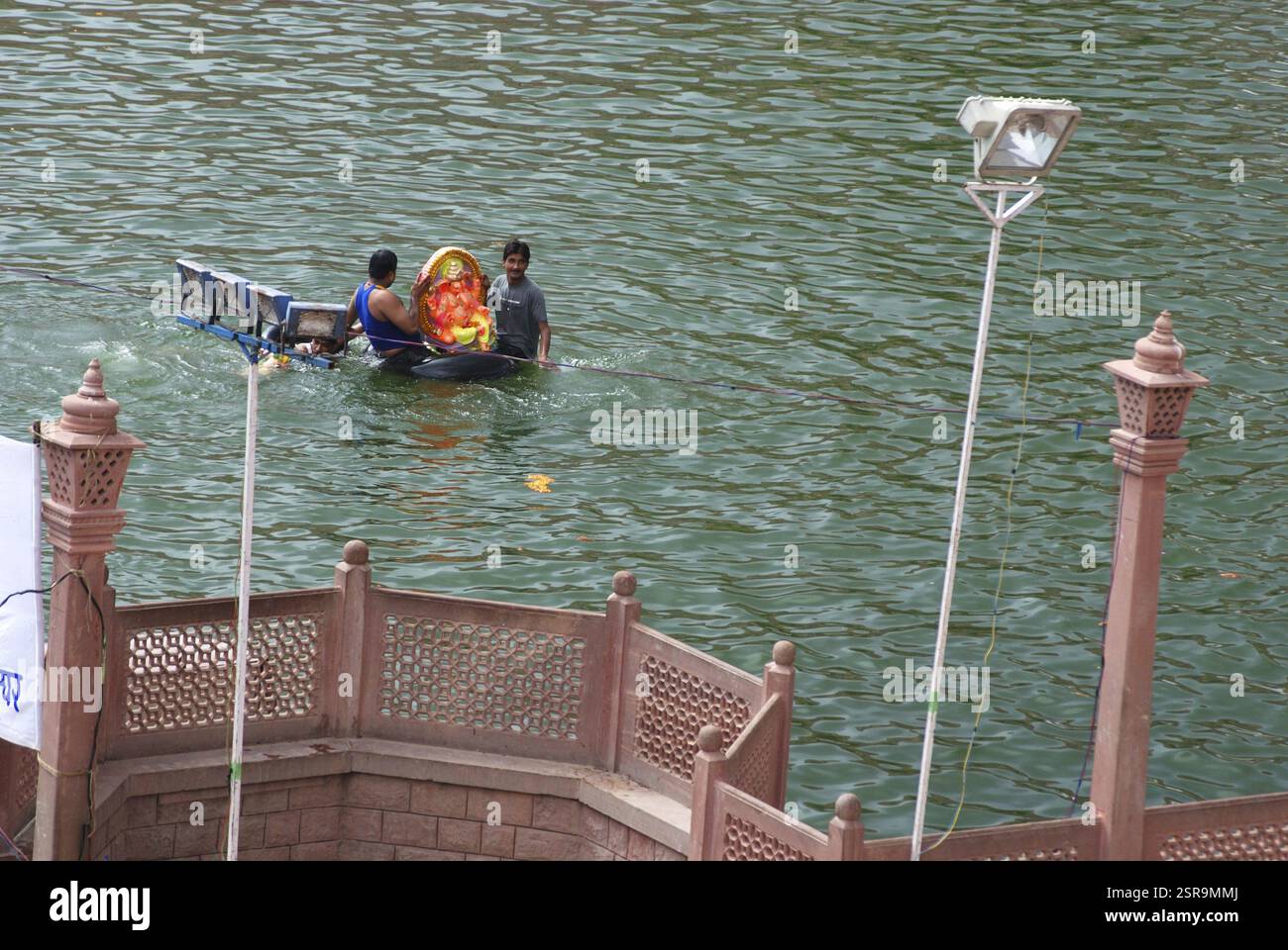 Ganpati visarjan immersion in Gulab sagar lake, Jodhpur, Rajasthan ...