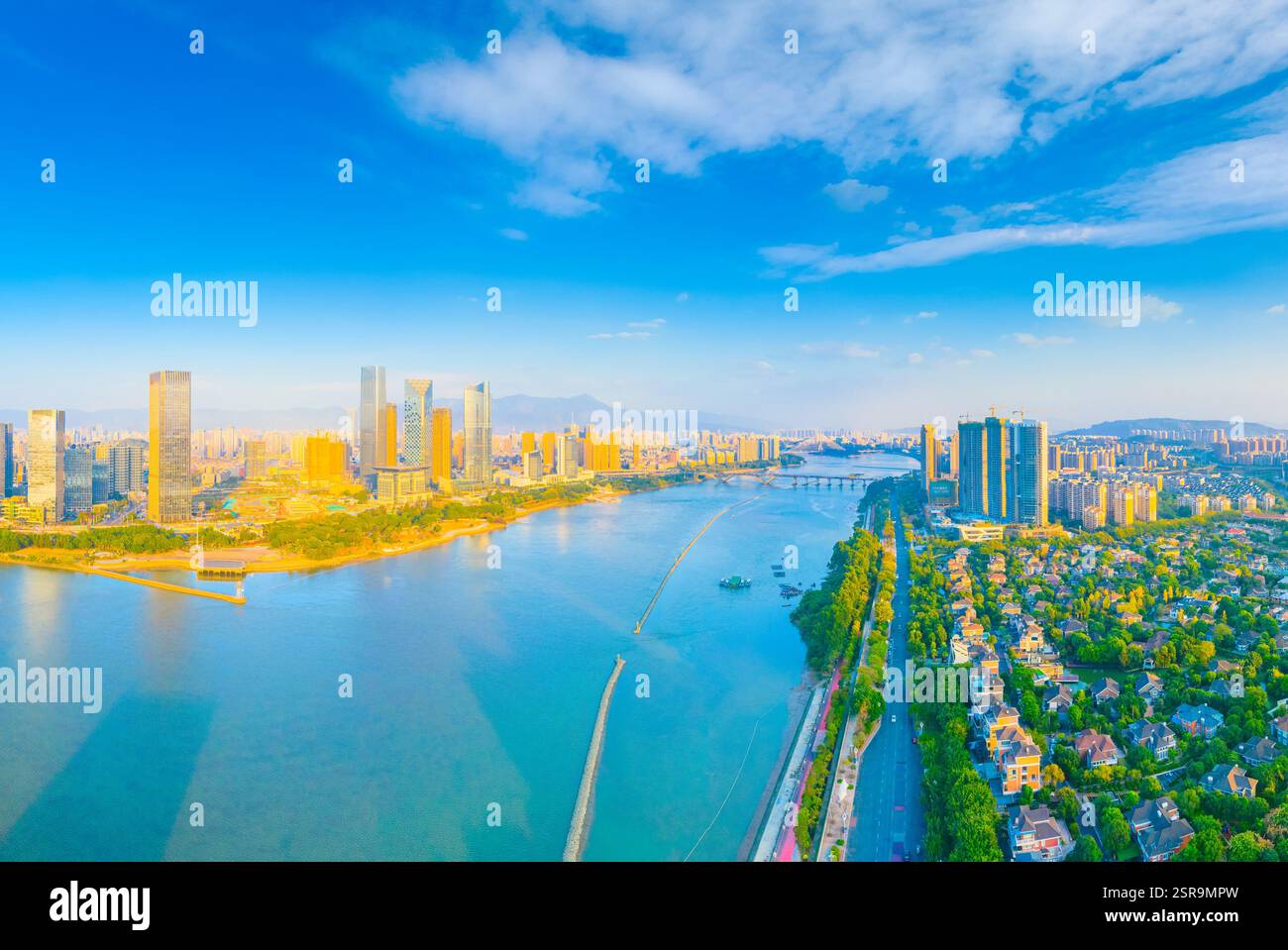 Villas on both sides of the Minjiang River in Fuzhou, Fujian Province ...