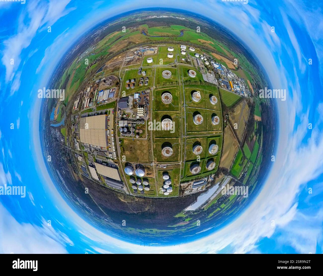 Industrie tanklager hi-res stock photography and images - Alamy