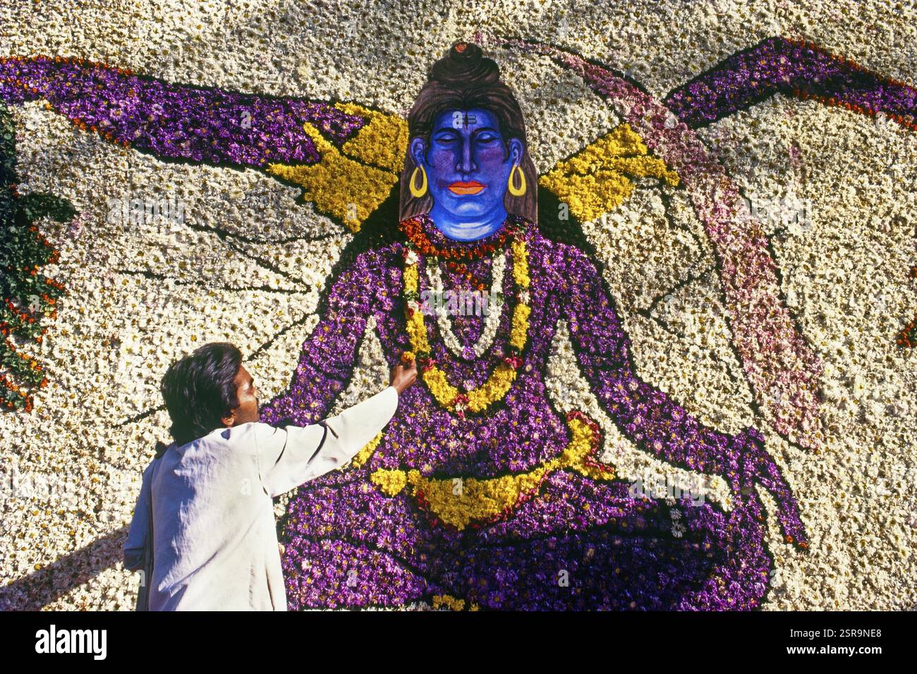 Lord Shiva decorated by Flower, Mahashivratri day, Mumbai, Maharashtra ...