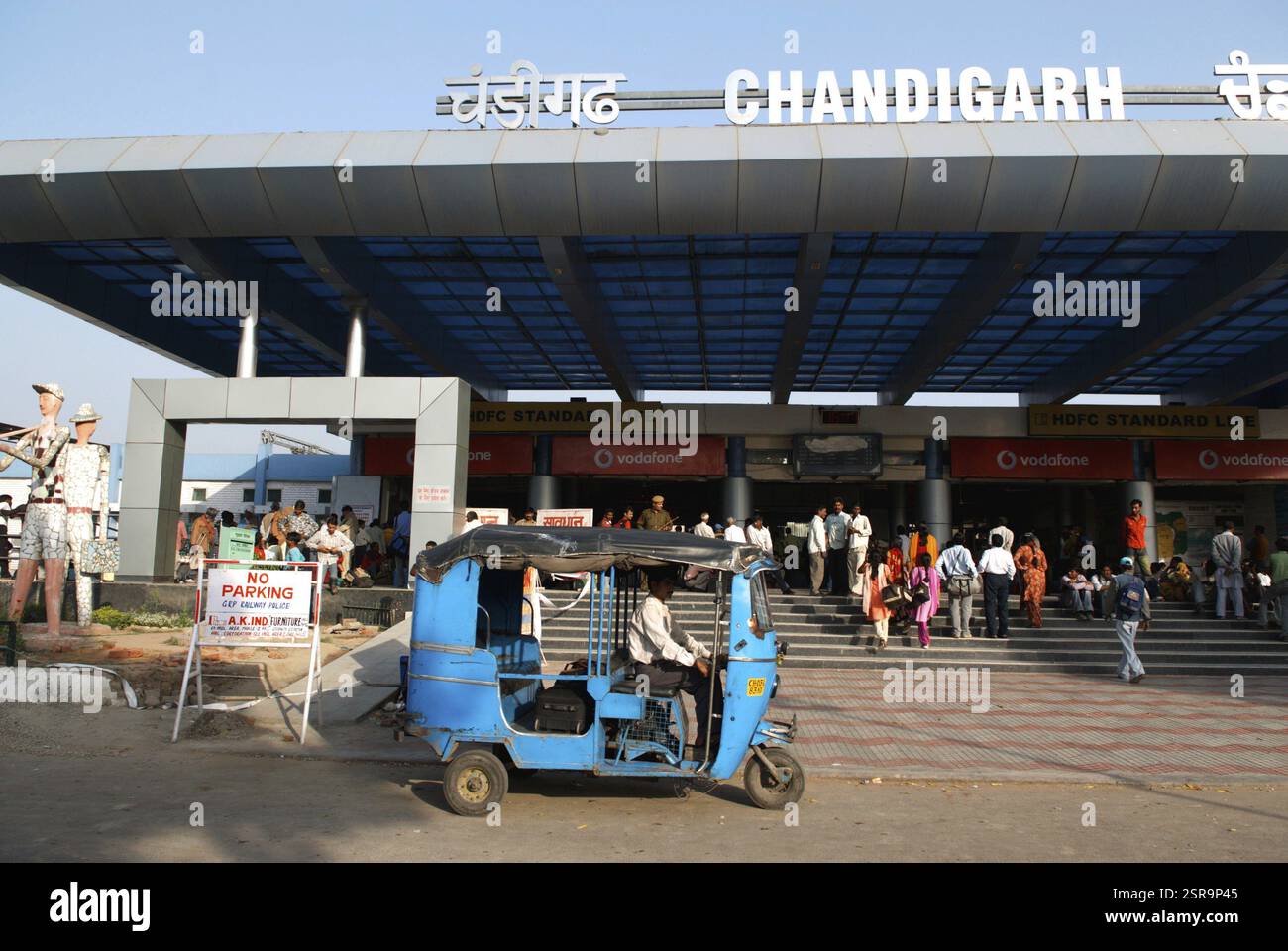 Blue auto rickshaw stand in front of Chandigarh railway station built ...