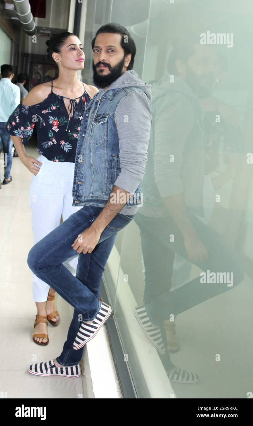 Bollywood actors Ritesh Deshmukh Nargis Fakhri promote movie Banjo BIG ...