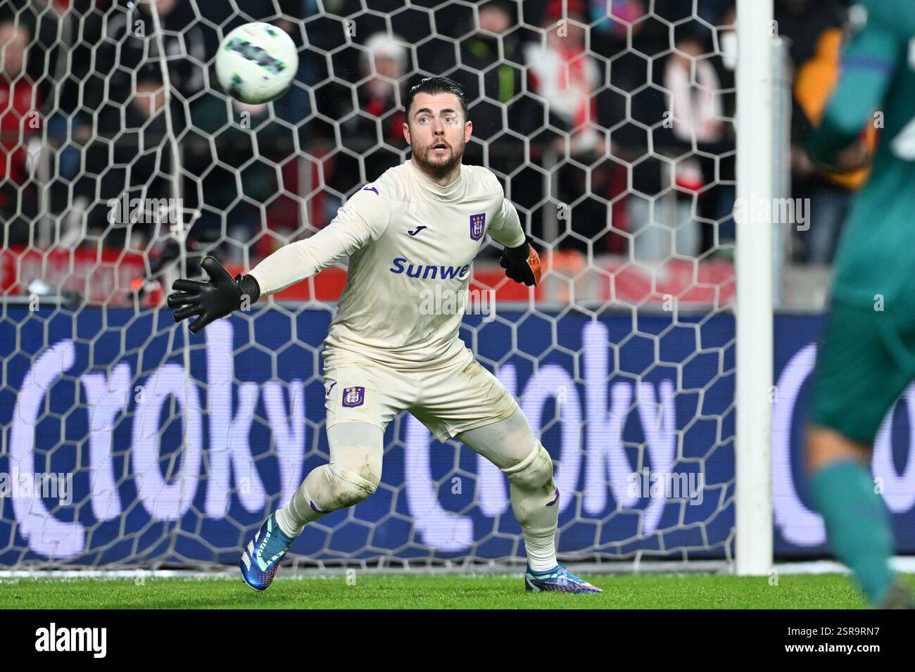 Antwerpen, Belgium. 06th Feb, 2025. goalkeeper Colin Coosemans (26) of ...