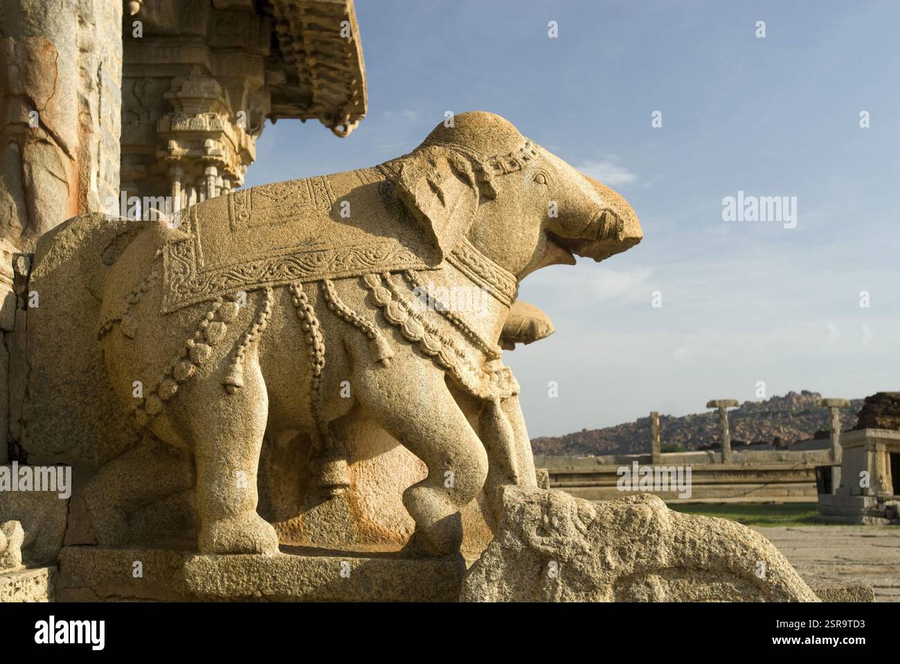 Elephant sculpture in Bajana Mandap at Vitthala temple, Hampi ...