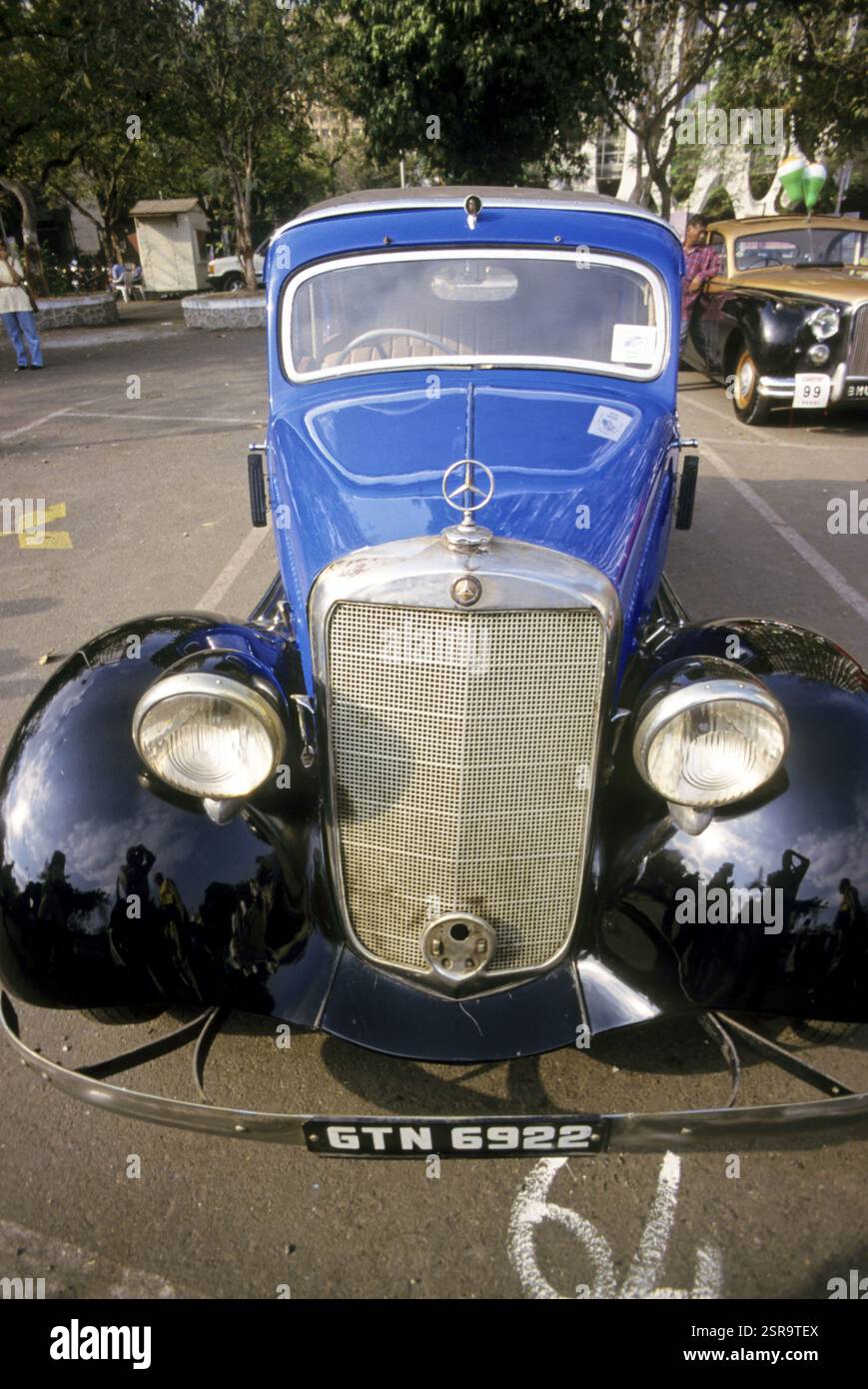 Cars Vehicles Automobiles, Vintage Car fiesta, bombay mumbai ...