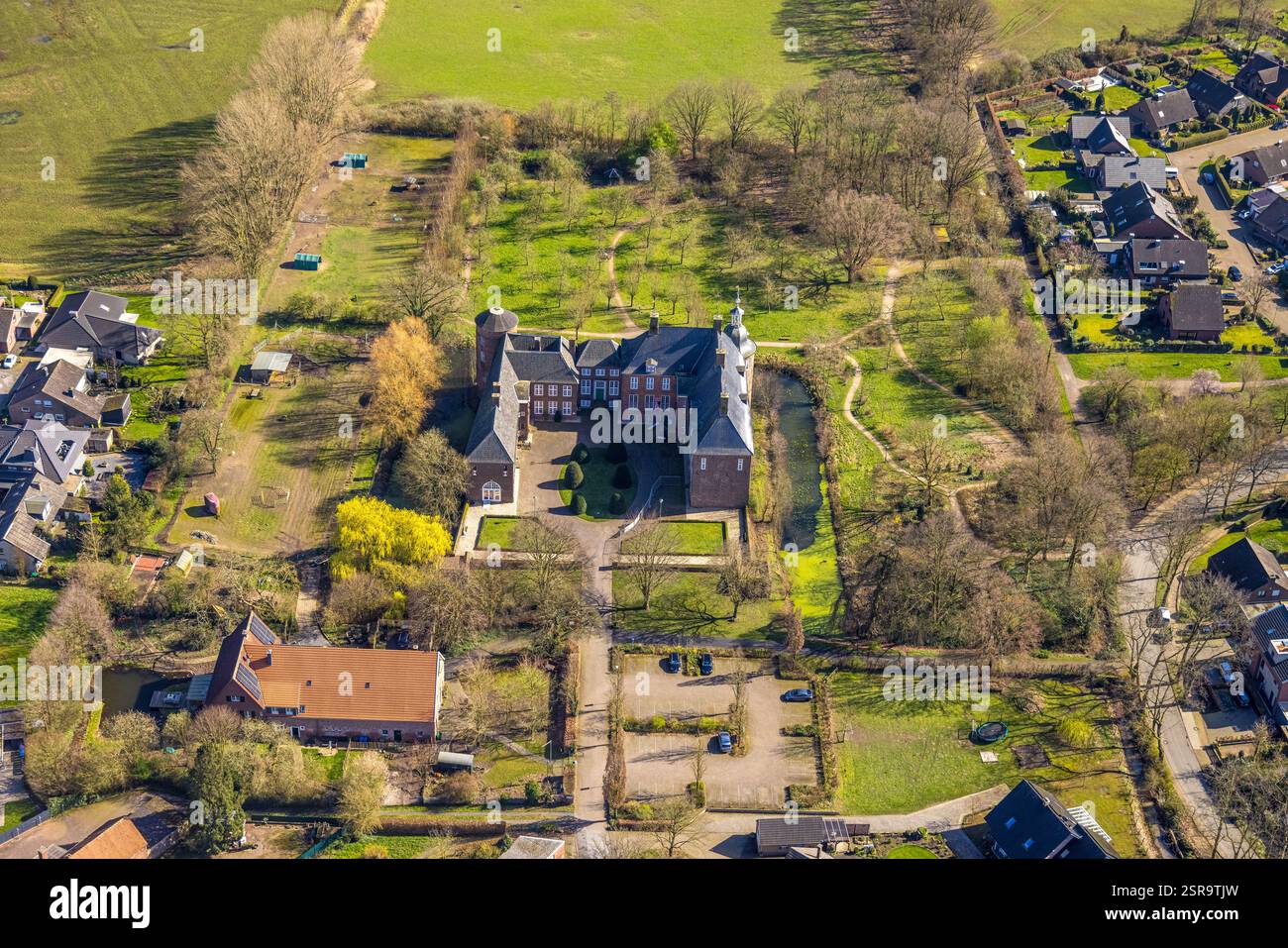 Aerial view, Ringenberg Castle, moated castle with castle park ...