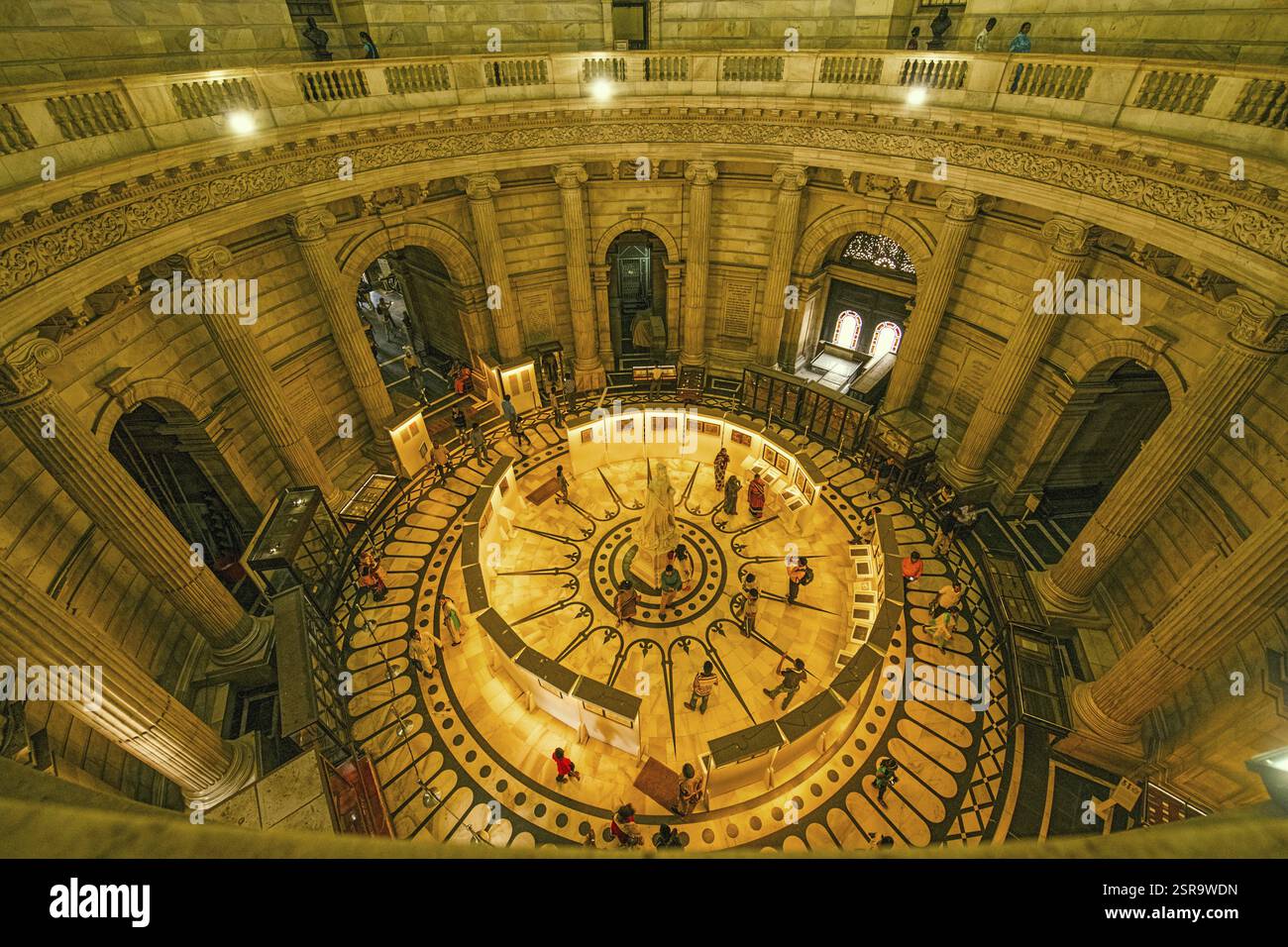 Inside victoria memorial kolkata hi-res stock photography and images ...