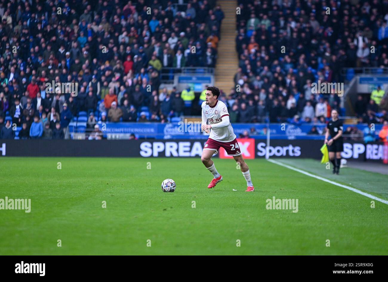 Haydon roberts bristol city hi-res stock photography and images - Alamy