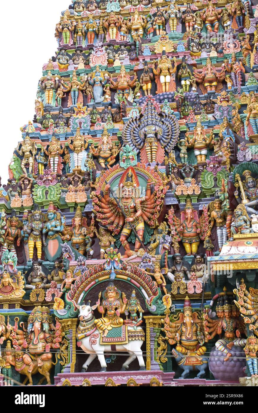 Stucco figures on gopuram of meenakshi temple, Madurai, Tamil Nadu ...