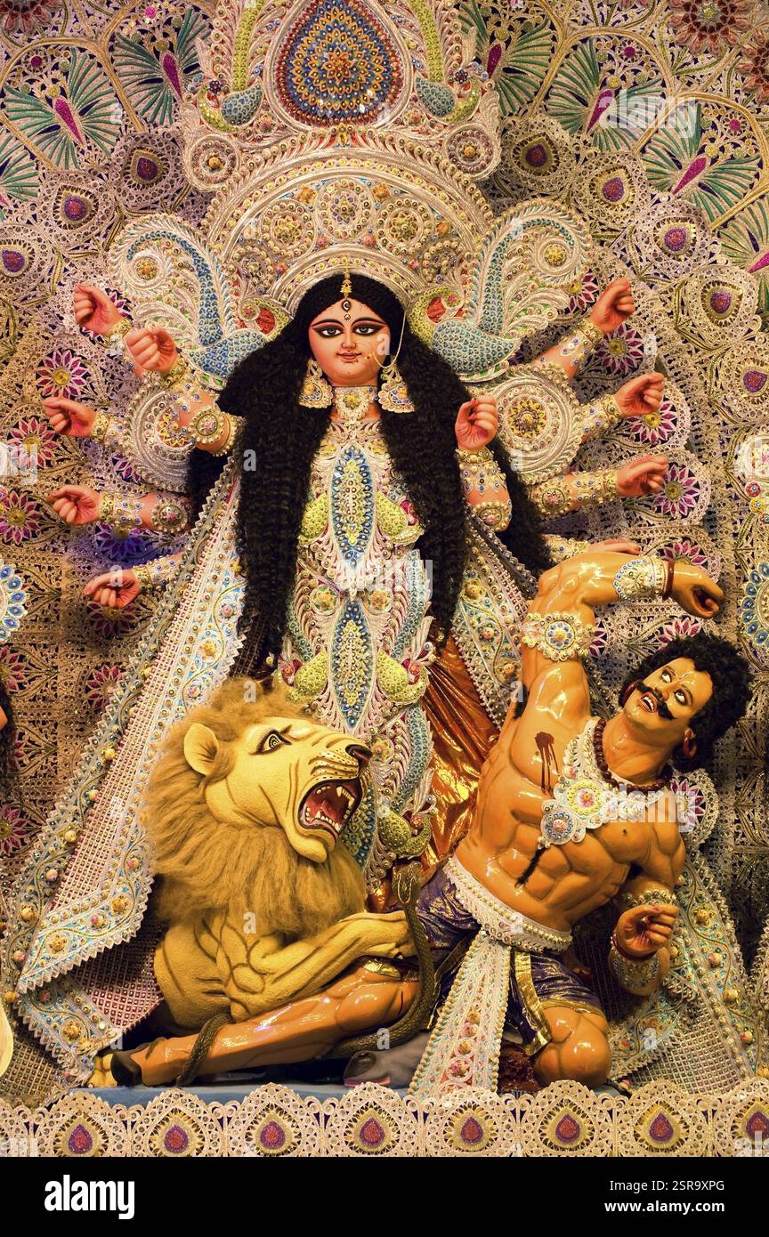 Goddess durga mounted on lion killing demon mahishasura on durga puja festival, Calcutta Kolkata ...