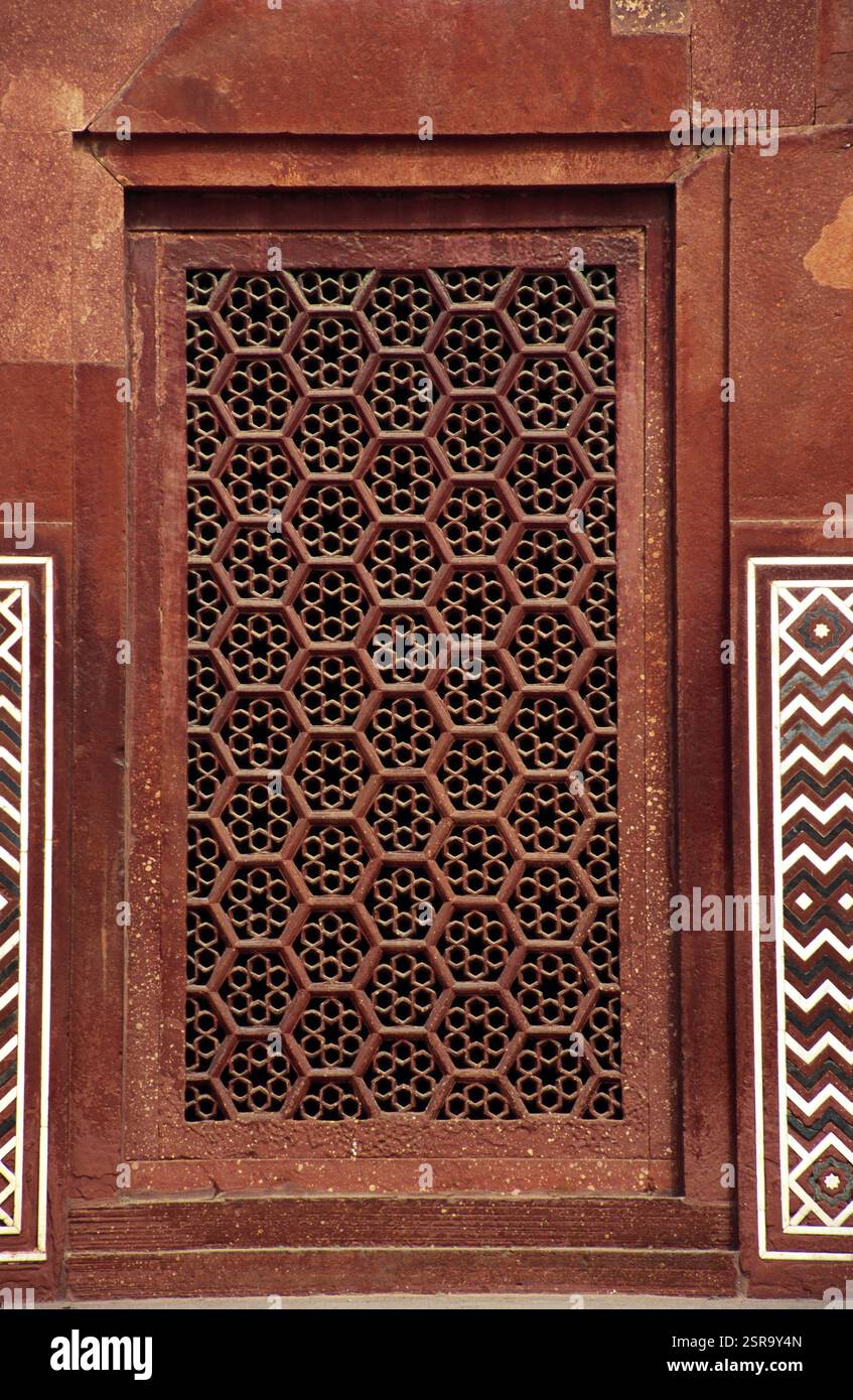 Red sand stone carved Jali on gate of Taj Mahal, Agra, Uttar Pradesh ...