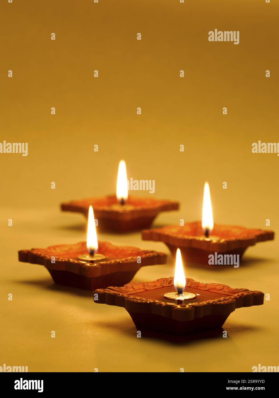 Diwali diya row hi-res stock photography and images - Alamy