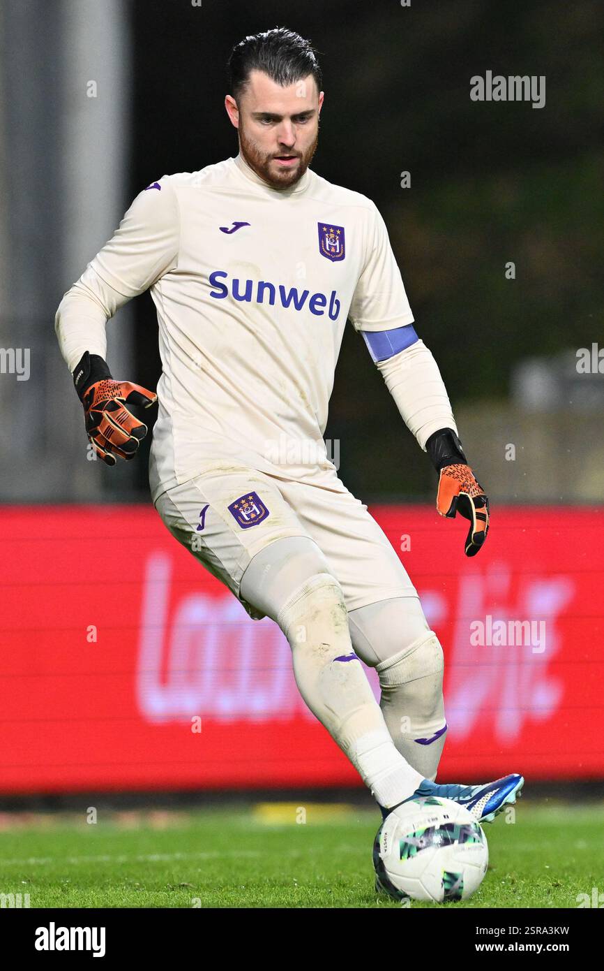 Antwerpen, Belgium. 06th Feb, 2025. goalkeeper Colin Coosemans (26) of Anderlecht pictured ...