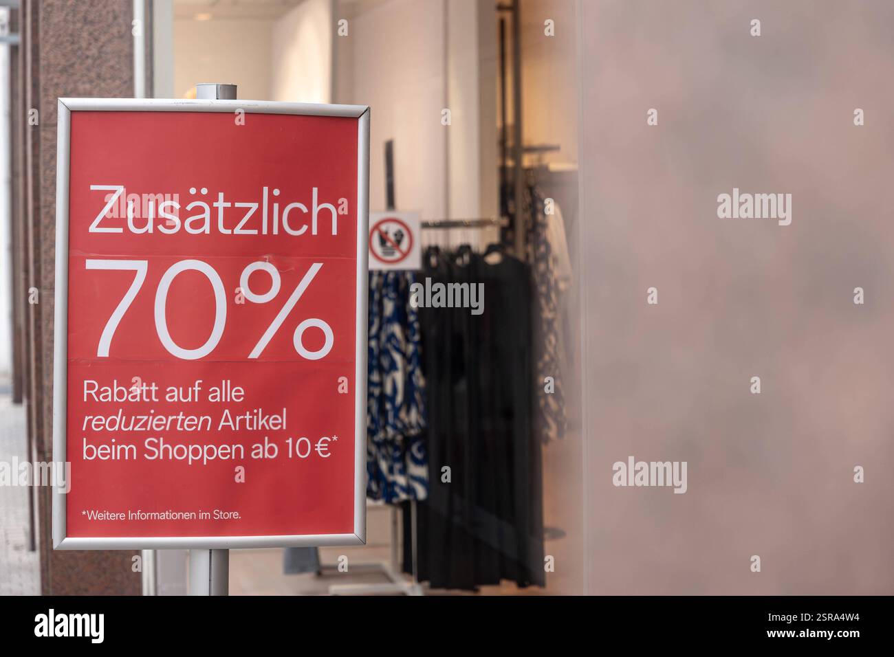 Einkaufswert hi-res stock photography and images - Alamy